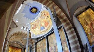 Bezüge zeigen zwischen Synagoge und Kathedrale